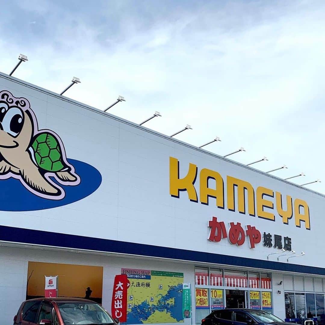 伊豫部健さんのインスタグラム写真 - (伊豫部健Instagram)「岡山県の10FTUスーパーディーラーのかめや釣具 妹尾店さんにはイヨケンコーヒーを始め、エイジングBOXも入荷‼️ ...