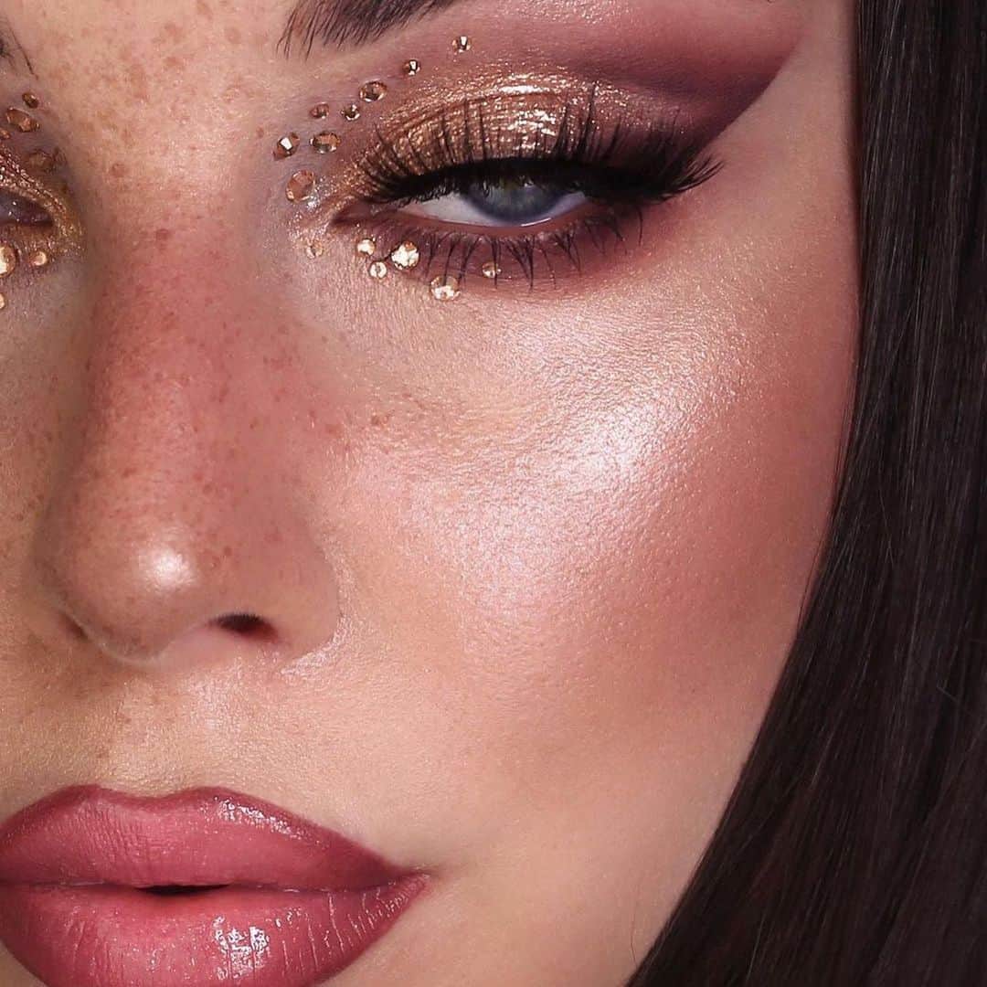 Huda Kattanさんのインスタグラム写真 - (Huda KattanInstagram)「Which #NAUGTHYNUDE eye ...