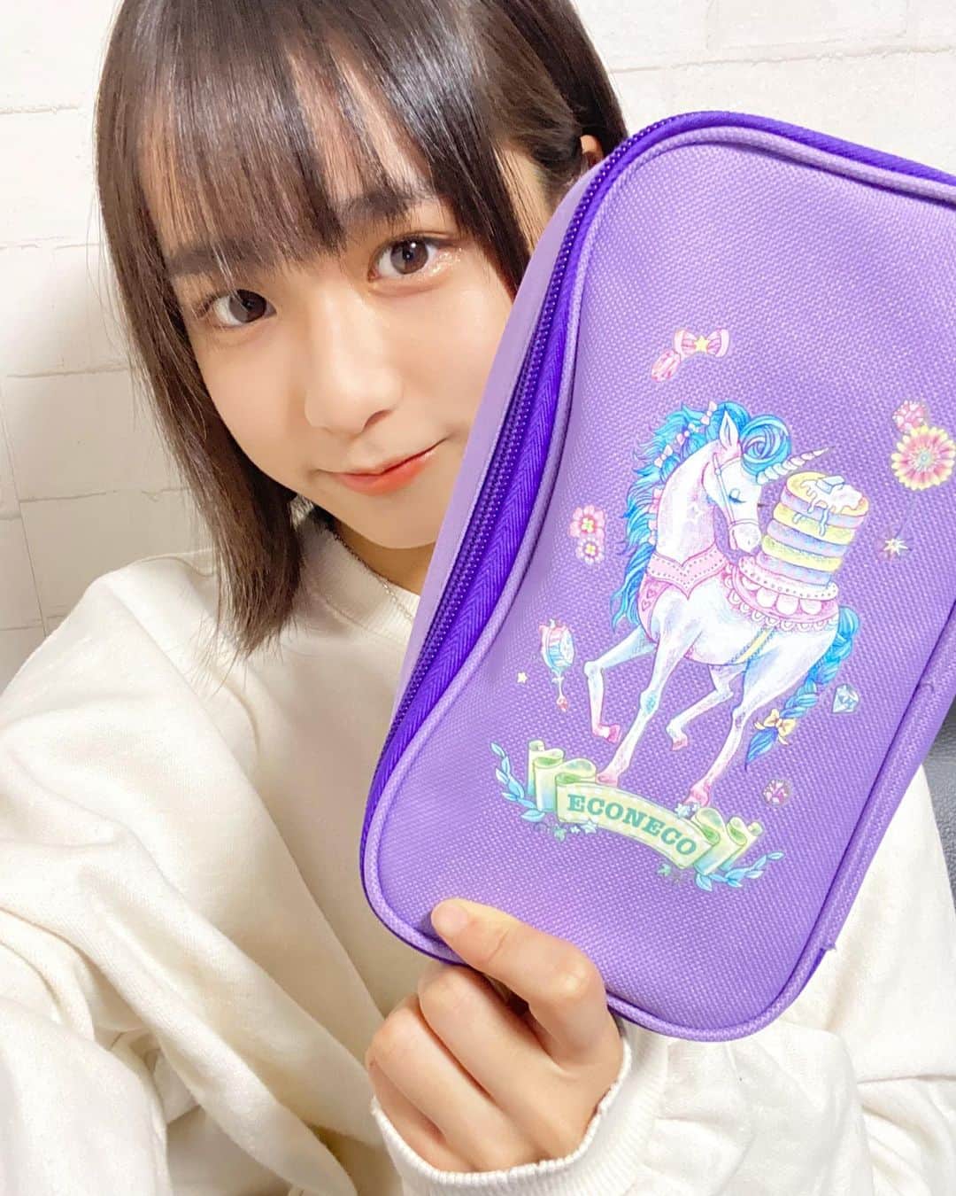 佐藤ひなたさんのインスタグラム写真 - (佐藤ひなたInstagram)「・ ・ Cuugal2月号付録は… 絵子猫さんコラボ( ¨̮ )\大容量/ペンポーチ！ ﾀﾃ:20cm ﾖｺ:11cm ...