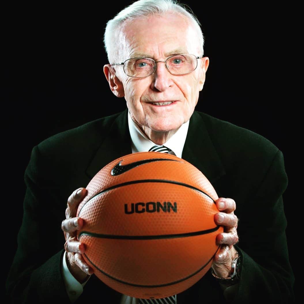 レイ・アレンさんのインスタグラム写真 - (レイ・アレンInstagram)「Today the Uconn family has lost ...