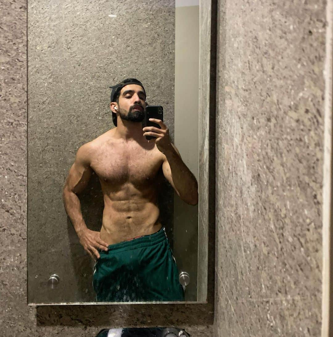 Karron S Dhinggraさんのインスタグラム写真 - (Karron S DhinggraInstagram)「HoHo🎅🏻 ...