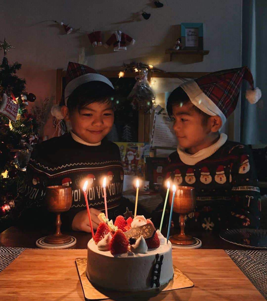 misatoさんのインスタグラム写真 - (misatoInstagram)「♡︎ʾʾ 息子達の笑顔がたくさん見れた クリスマス🎄💫🎅🎁 ️ ...