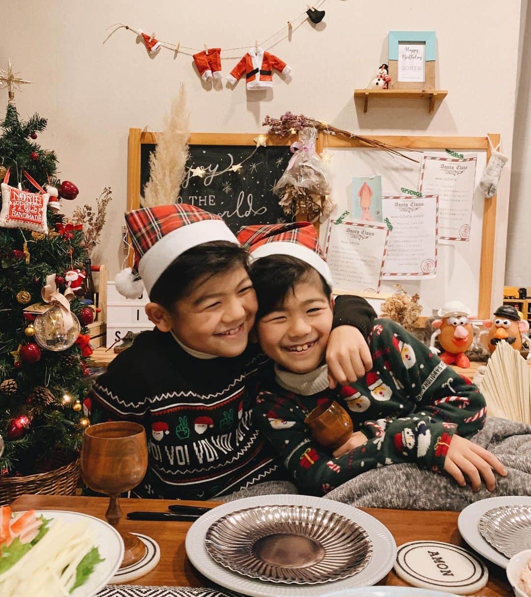 misatoさんのインスタグラム写真 - (misatoInstagram)「♡︎ʾʾ 息子達の笑顔がたくさん見れた クリスマス🎄💫🎅🎁 ️ ...