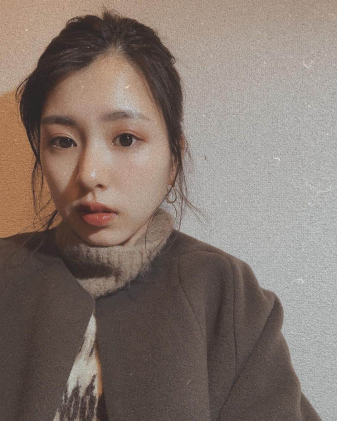 津田萌夏さんのインスタグラム写真 - (津田萌夏Instagram)「. ノーカラーコート欲しかった🧥」12月28日 11時04分 - 168.tsuda