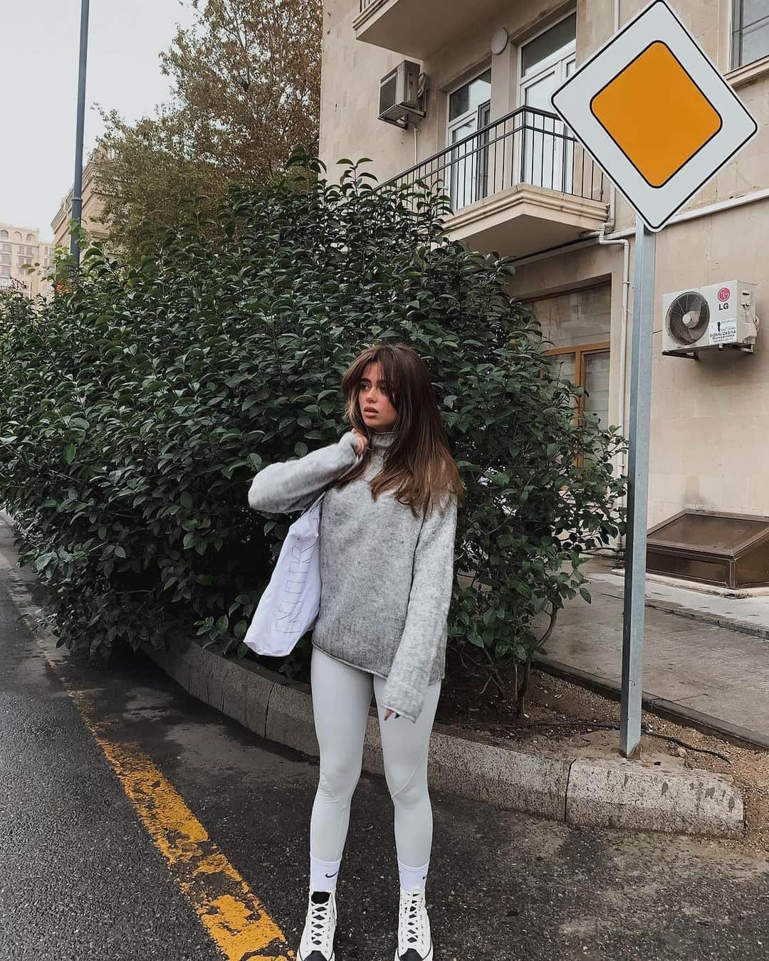 OOTD Magazineさんのインスタグラム写真 - (OOTD MagazineInstagram)「How-to adjust our OOTD - Cynthia Lightroom ...