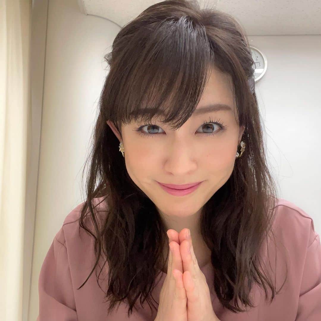 新井恵理那さんのインスタグラム写真 新井恵理那instagram 「こんばんは！火曜日なのにこんな時間までだらけて過ごすのは背徳感があり