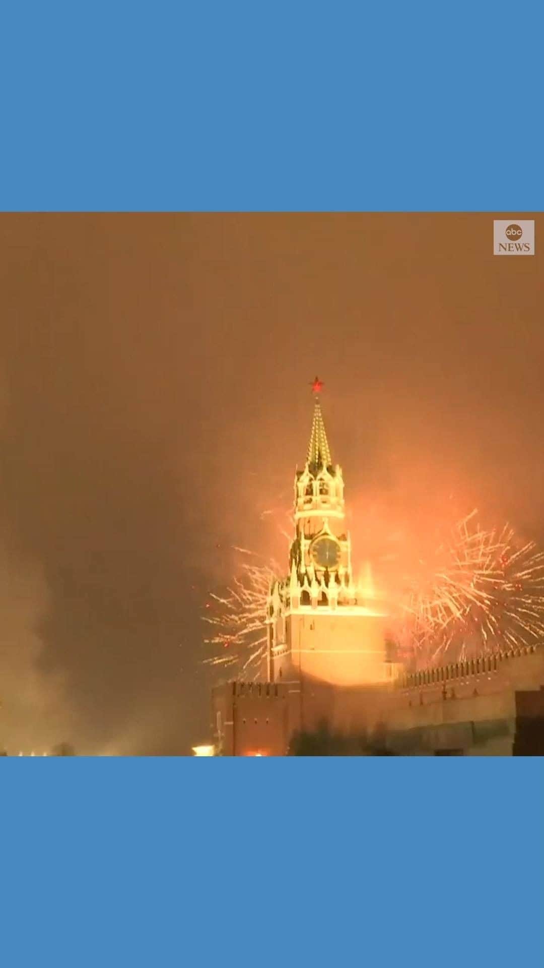 ABC Newsさんのインスタグラム動画 - (ABC NewsInstagram)「The Kremlin clock strikes ...