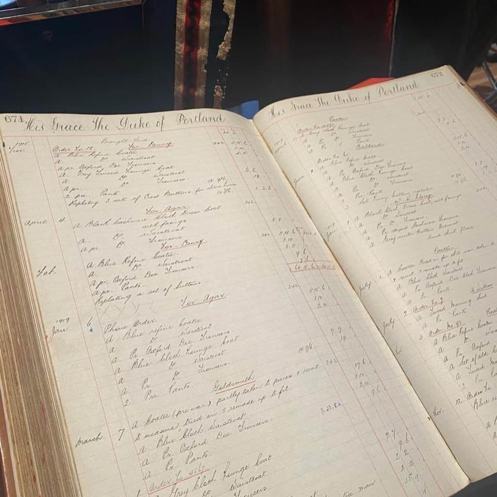 ハンツマンさんのインスタグラム写真 - (ハンツマンInstagram)「At Huntsman, our vast collection ...