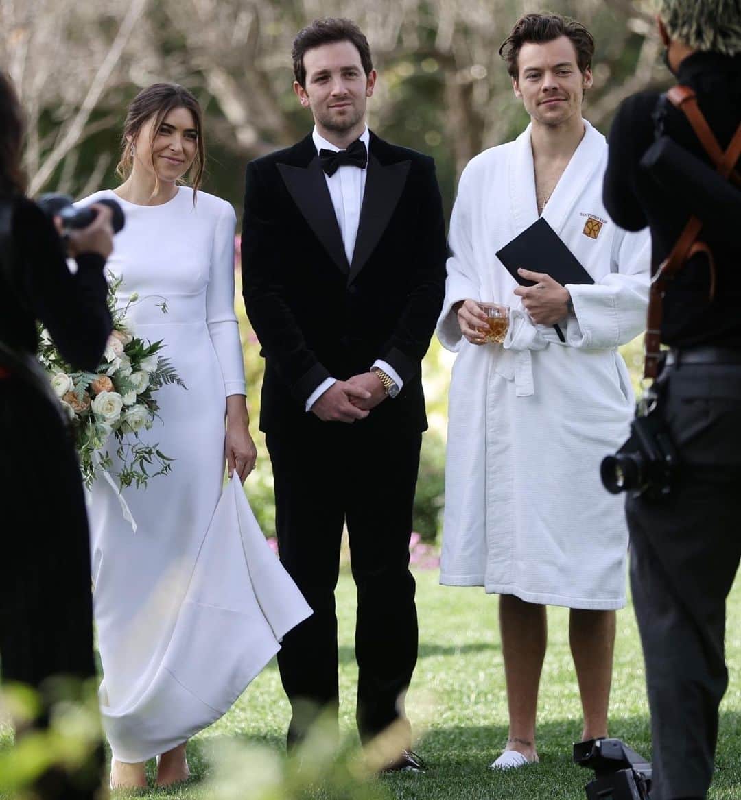 Just Jaredさんのインスタグラム写真 - (Just JaredInstagram)「@harrystyles wears ...