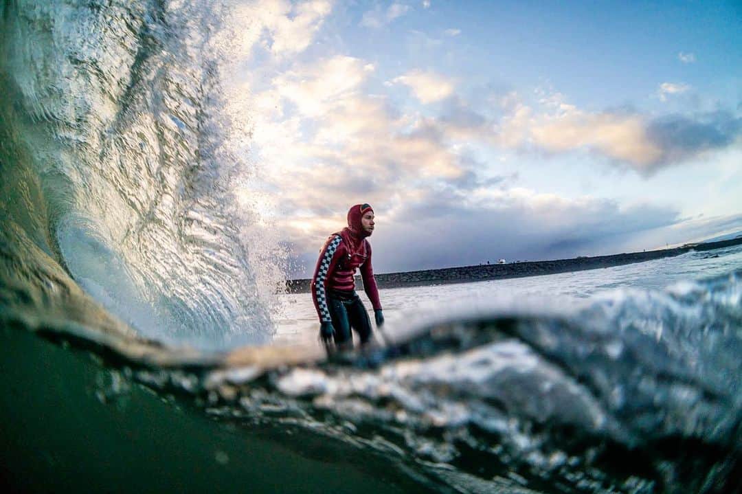 クリス・バーカードさんのインスタグラム写真 - (クリス・バーカードInstagram)「Icelandic Surfers are ...