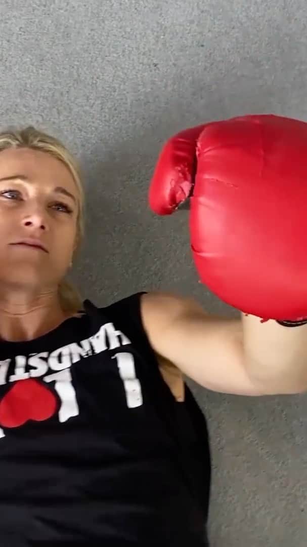 ジェシー・グラフさんのインスタグラム動画 - (ジェシー・グラフInstagram)「Congratulations to all of my ...