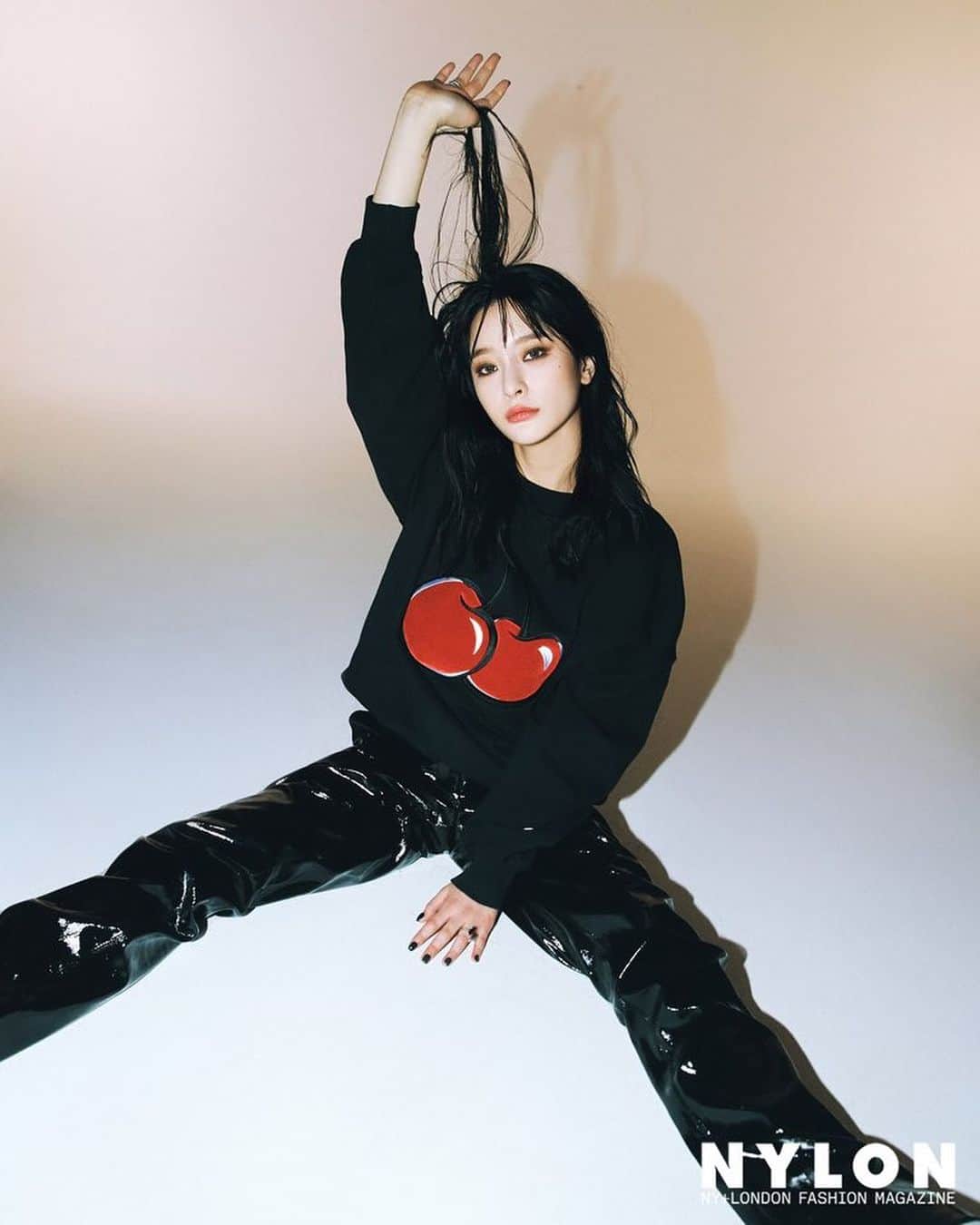 ジョンハさんのインスタグラム写真 - (ジョンハInstagram)「@nylonkorea @kirsh_official @kirsh ...