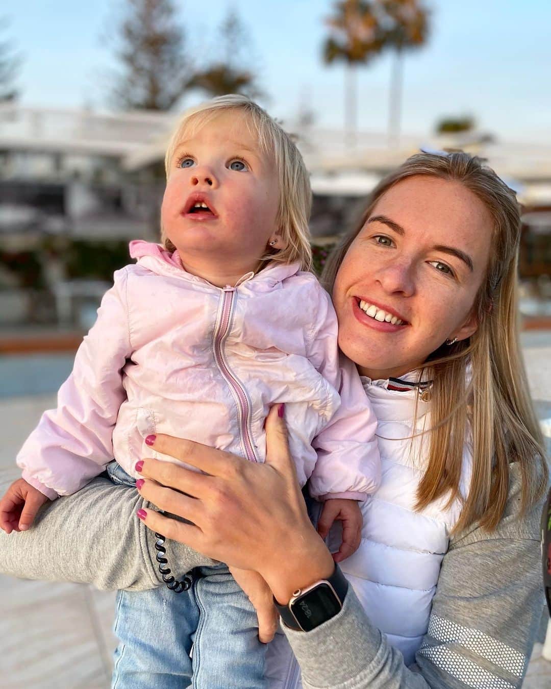 マリア・コミサロワさんのインスタグラム写真 - (マリア・コミサロワInstagram)「Детский энурез ⠀ Даже не ...