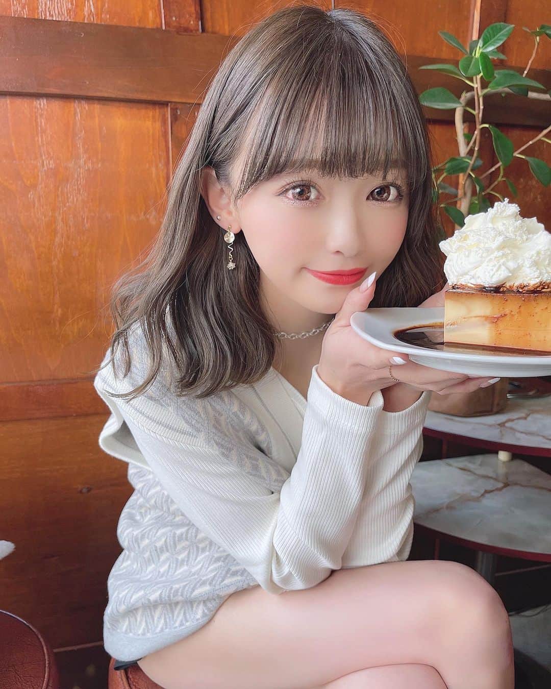 りなてぃさんのインスタグラム写真 りなてぃinstagram 「﻿ ﻿ ﻿ 甘すぎないプリン🍮♡﻿ けど濃厚だからふたりで半分こが