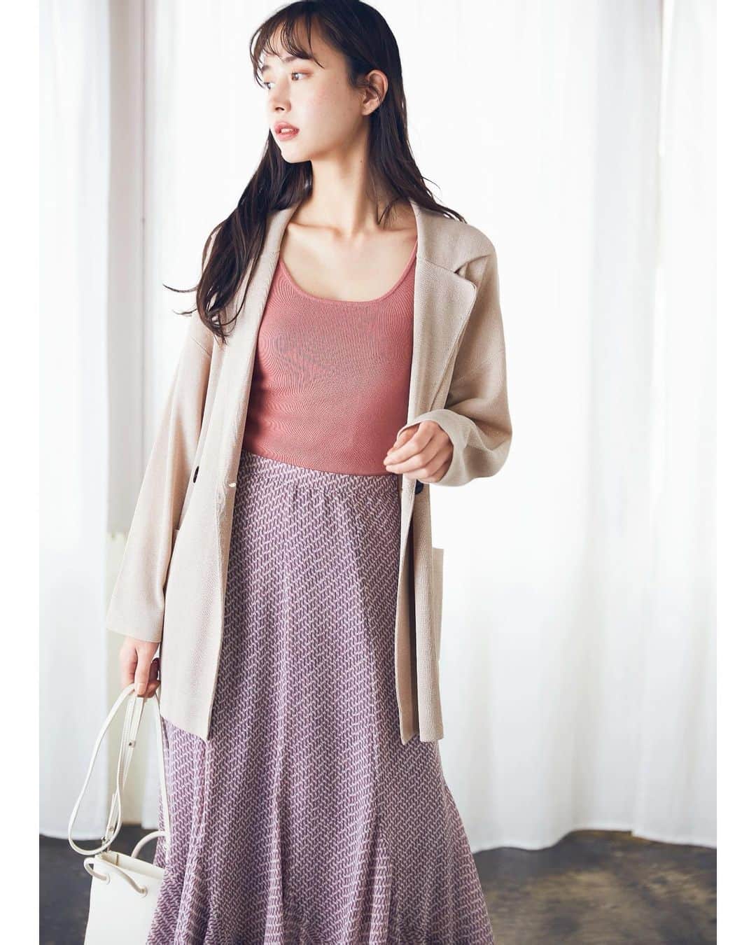 COCO DEALさんのインスタグラム写真 - (COCO DEALInstagram)「この春はかっちりしすぎず、ほどよくリラクシーなニット ...