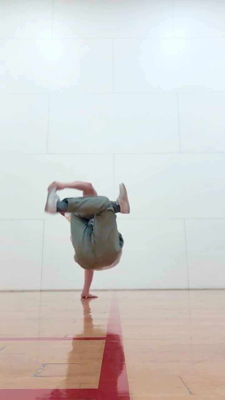 RJ Punoさんのインスタグラム動画 - (RJ PunoInstagram)「Mood #FreezeofTheDay」2月1日 10時 ...