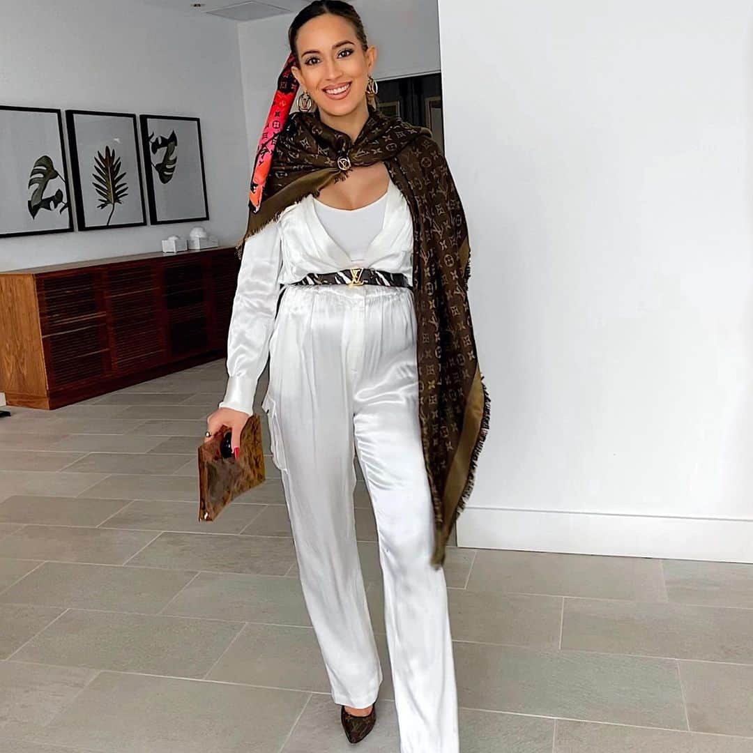 Sarah Mundoさんのインスタグラム写真 - (Sarah MundoInstagram)「Gucci or Louis ...