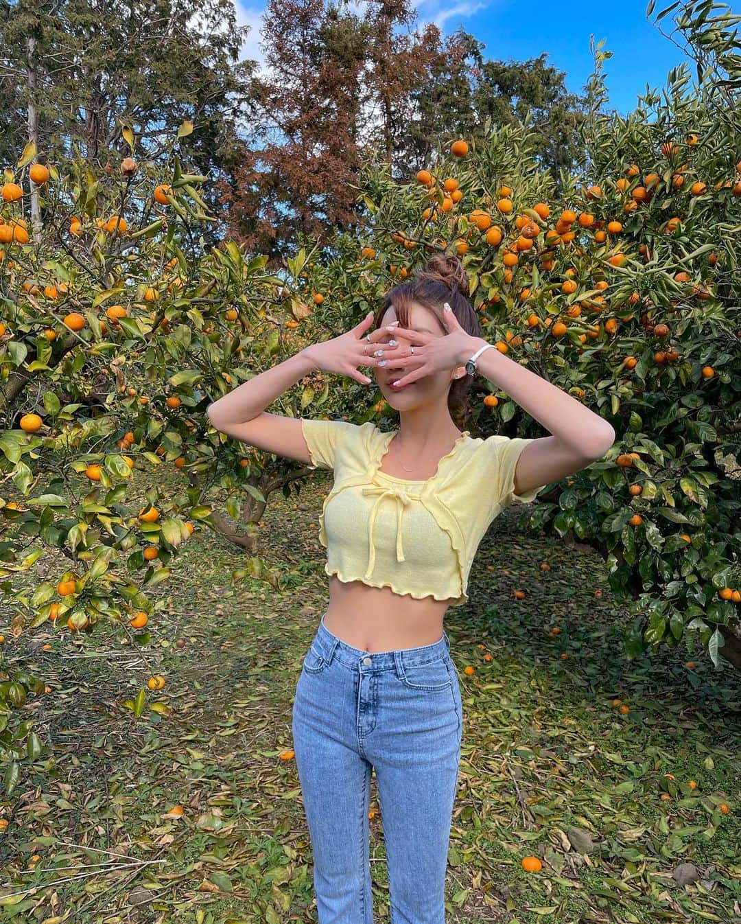 Chuuさんのインスタグラム写真 - (ChuuInstagram)「[CHUU MADE] 린넨 크롭 가디건 & 슬리브리스 세트 ...