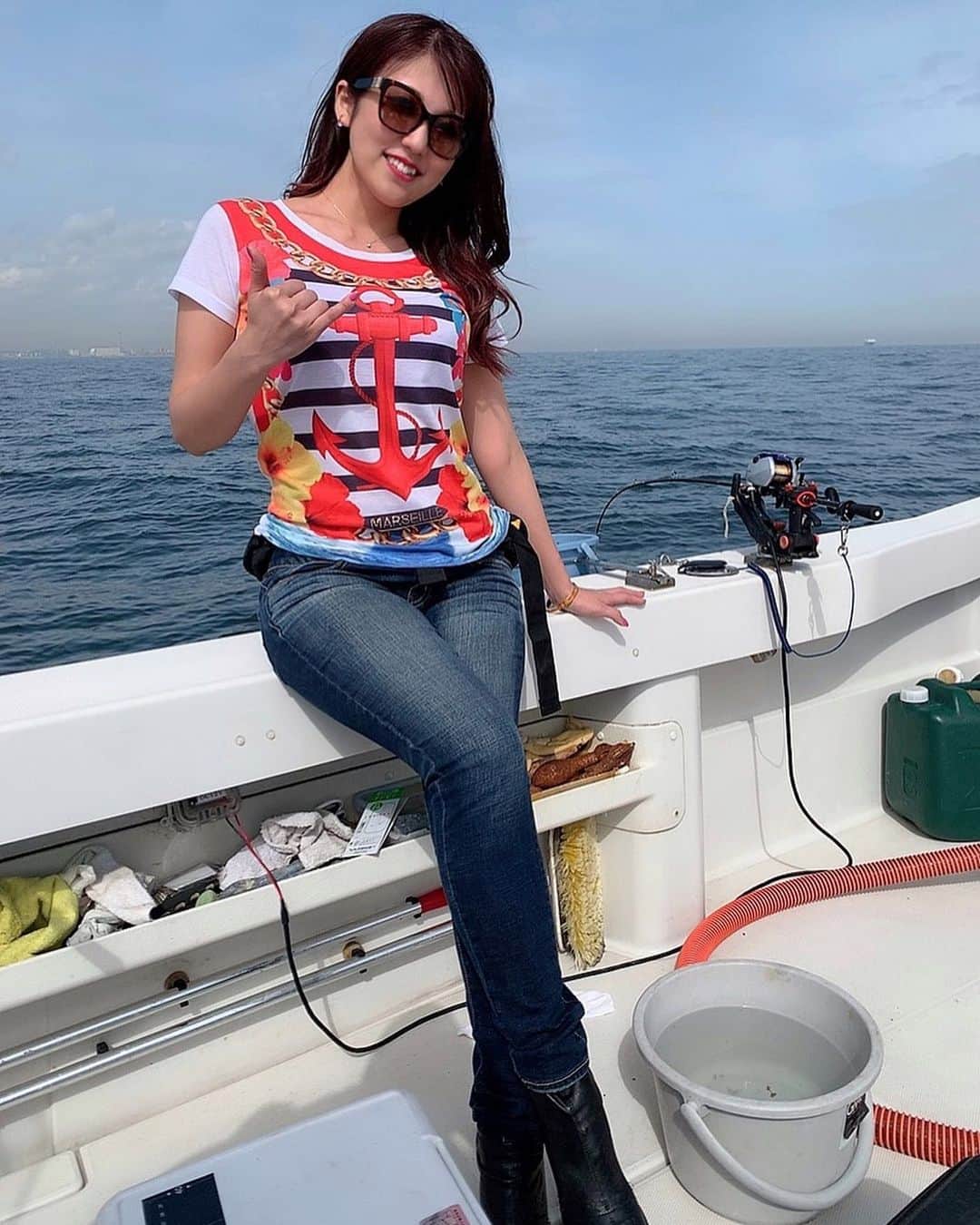 神谷麻美さんのインスタグラム写真 - (神谷麻美Instagram)「#釣り日和 💗🎣💗☀️💗 #夏 だぁ⚓️ ️💙 ️💙 #釣り 💕🐠 ...