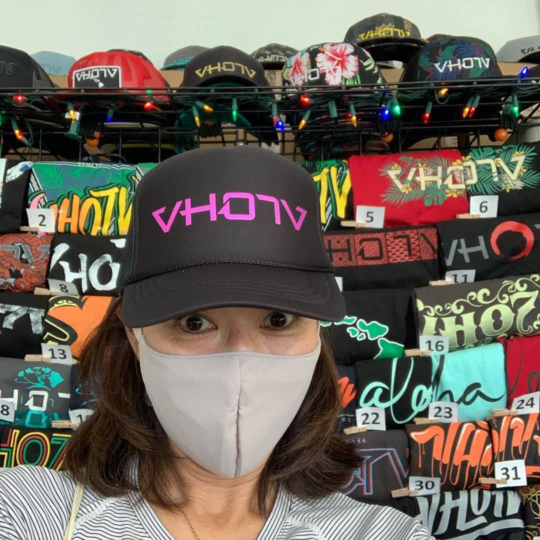 飯島寛子さんのインスタグラム写真 - (飯島寛子Instagram)「素敵なローカルブランド @vh07v との出逢い！ALOHA が逆さま ...