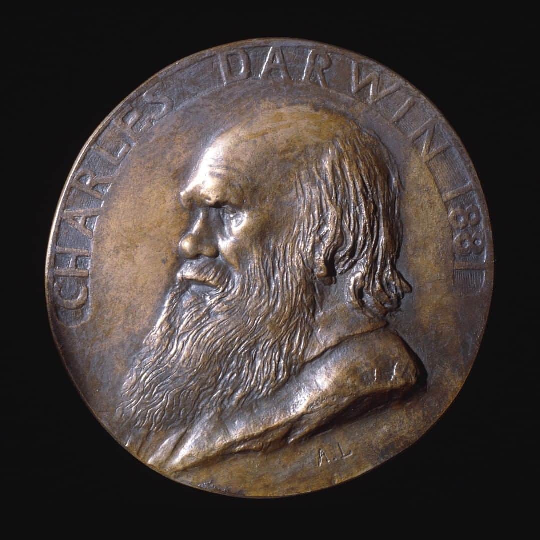 大英博物館さんのインスタグラム写真 - (大英博物館Instagram)「Pioneering naturalist Charles Darwin was born #OnThisDay in ...