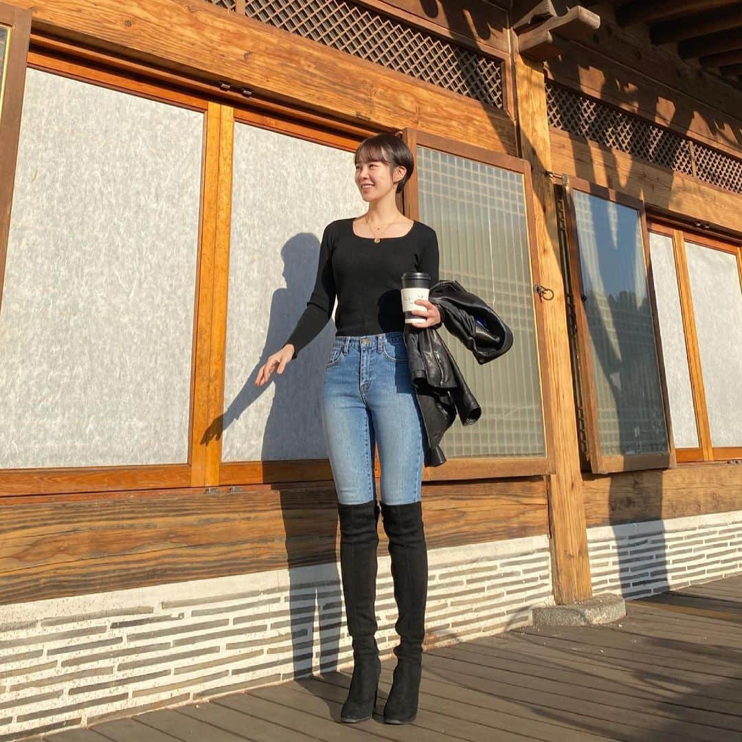 チェ・ユニョンさんのインスタグラム写真 チェ・ユニョンinstagram 「주변 손님들 안계시길래 잠깐 마스크벗고 후다닥 사진찍고