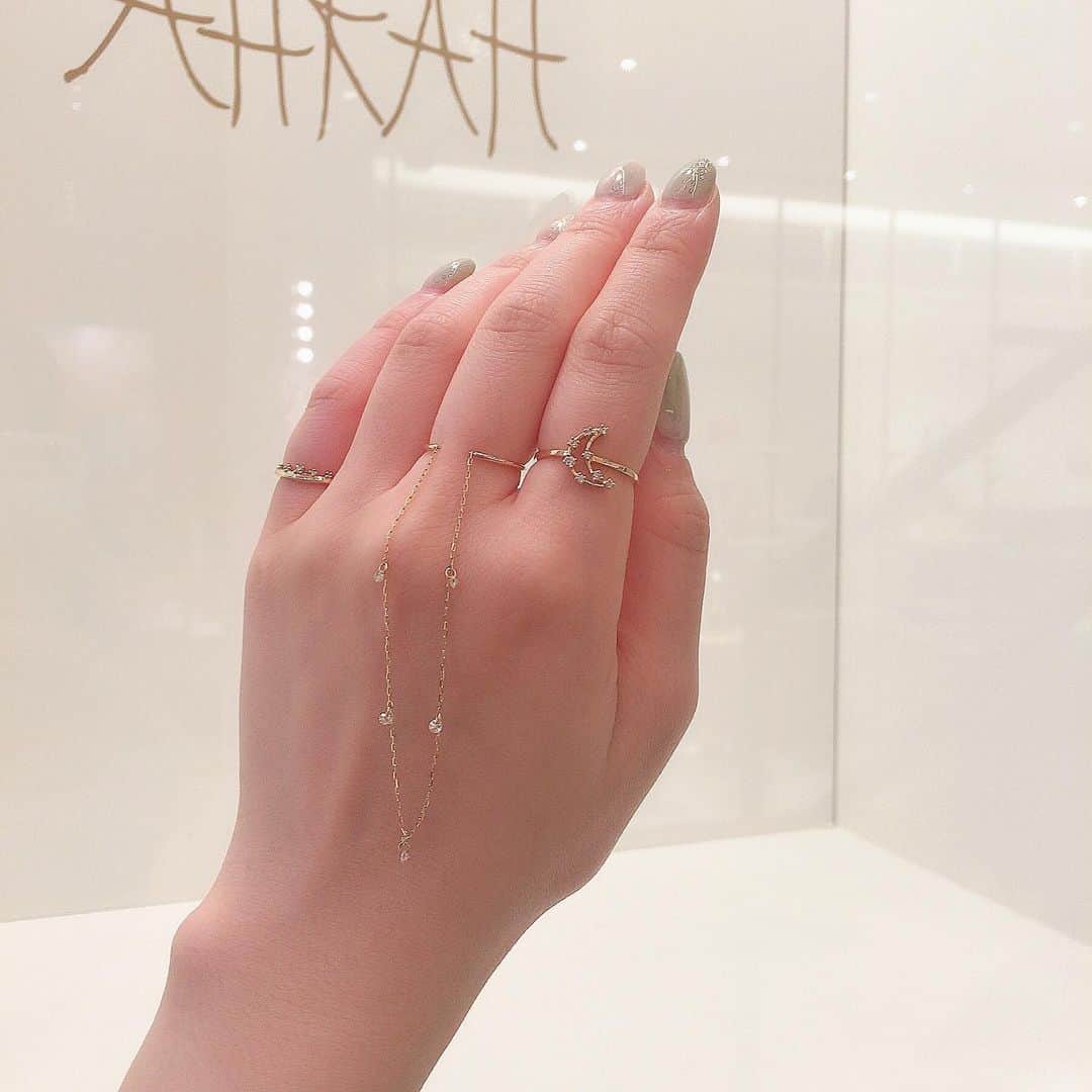 Bijouxthreecさんのインスタグラム写真 Bijouxthreecinstagram 「【ahkah】 ダイヤの輝きを最大限に