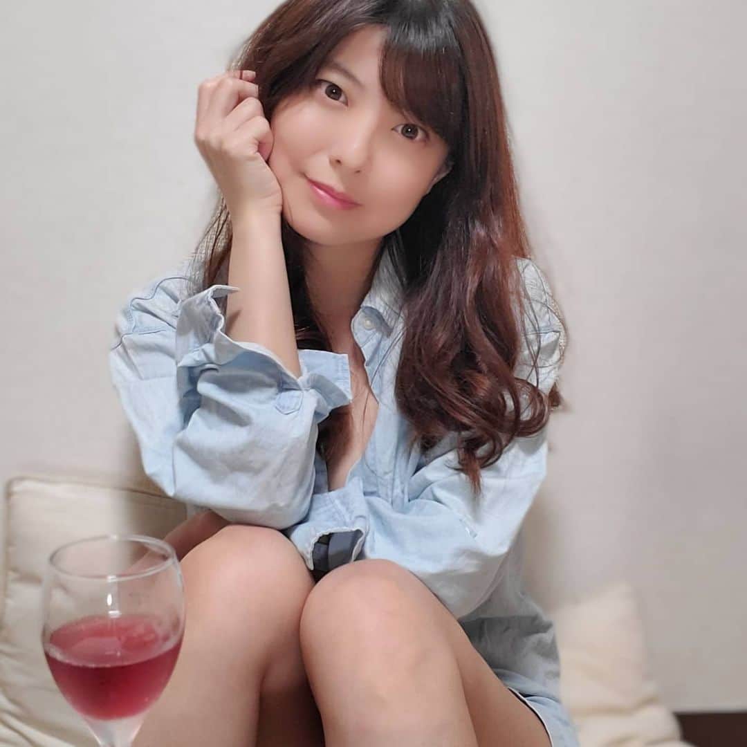 花井美理さんのインスタグラム写真 花井美理instagram 「一緒にの呑もう！ 花井美理 Mirihanai グラビアアイドル