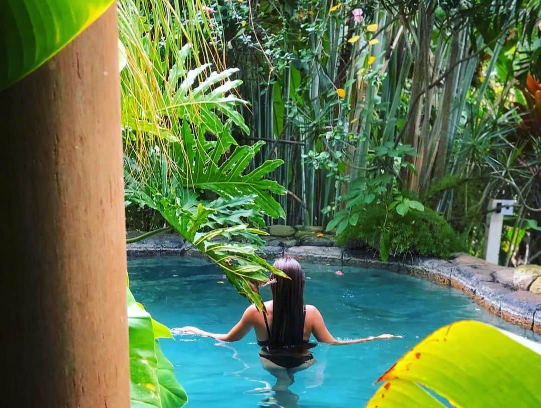 青山めぐさんのインスタグラム写真 - (青山めぐInstagram)「本日より、1st写真集#Megu2020 の電子写真集(電子単価￥2,400 税抜)がAmazonKindle／DMM ...