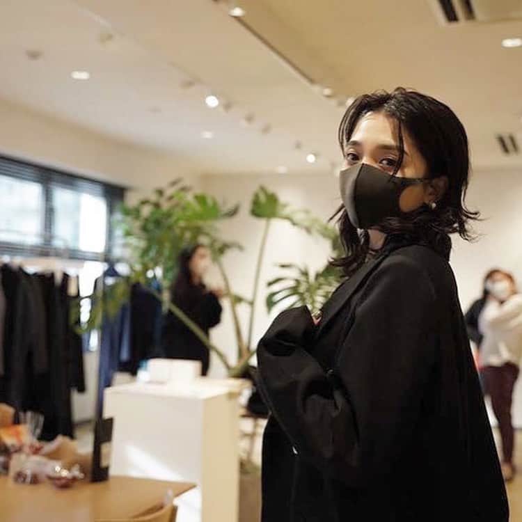 Rieさんのインスタグラム写真 Rieinstagram 「swipe2枚目のみーちゃんアウターと似ていたし着て即決。 なんでも出会いは