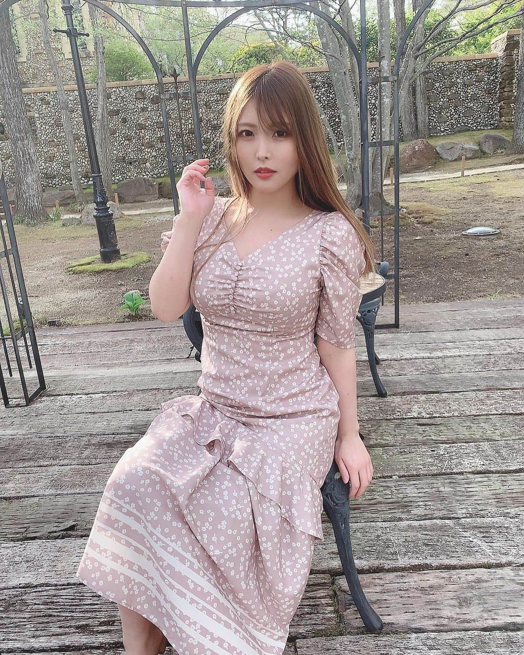 新村あかりさんのインスタグラム写真 新村あかりinstagram 「皆さんgwはどうお過ごしですか？ 写真撮るときついついパケみたいな