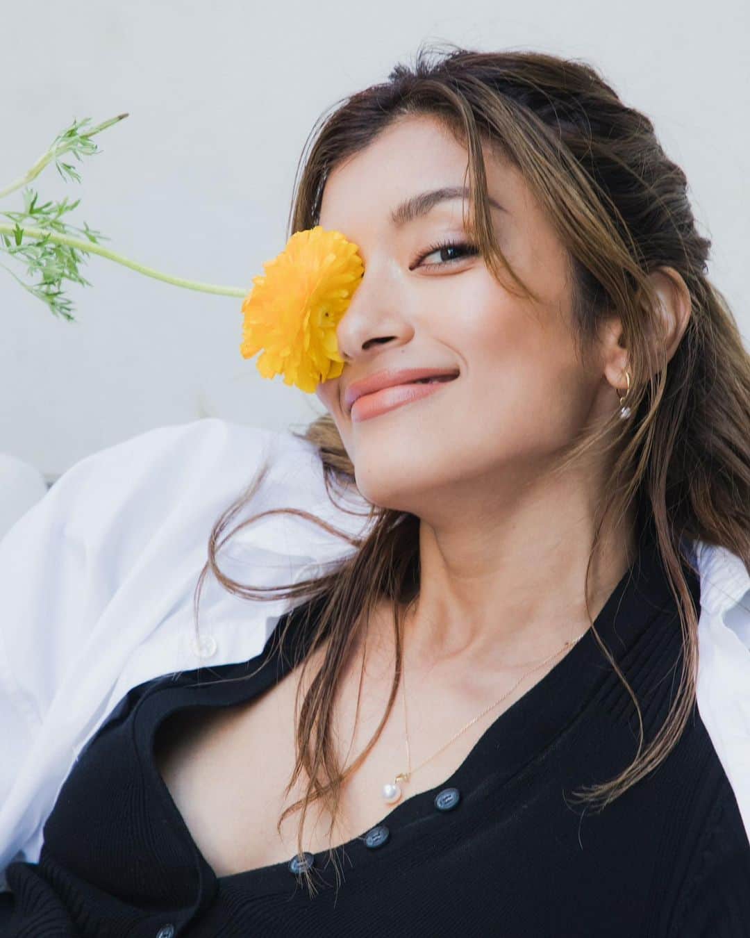 ローラさんのインスタグラム写真 ローラinstagram 「enjoying Some Me Time📖🌿🦭🌼」7月7日 5時33分