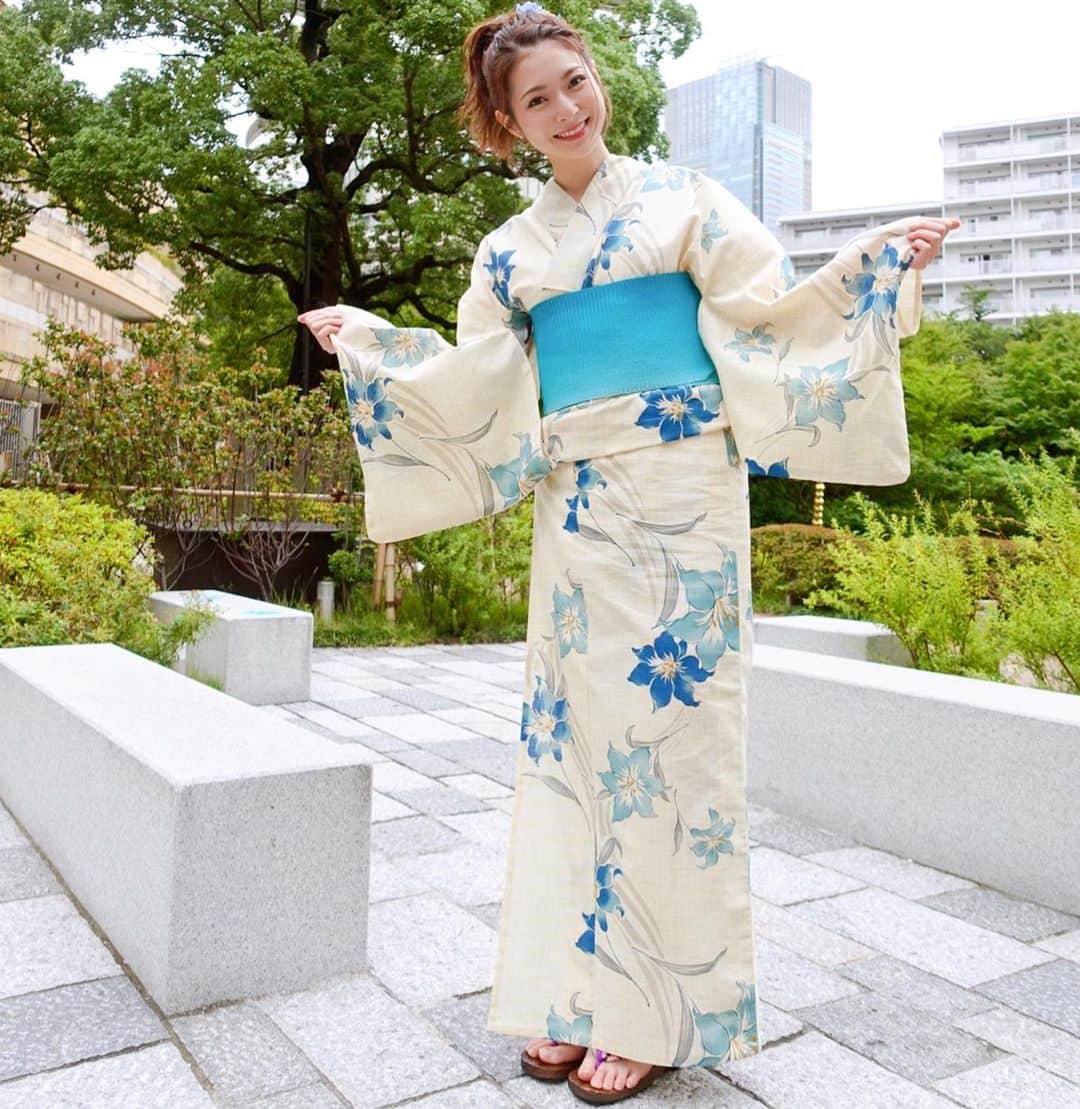 住田紗里さんのインスタグラム写真 - (住田紗里Instagram)「浴衣待ち受けが配信されています👘 本当に久しぶりの浴衣で、 メイクの時 ...