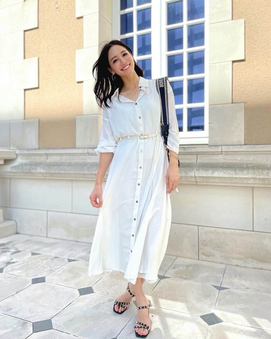 石井里奈さんのインスタグラム写真 - (石井里奈Instagram)「こんにちは💕 . 昨夜のメイク投稿の全身コーデ👗 本日19時〜発売予定の ...