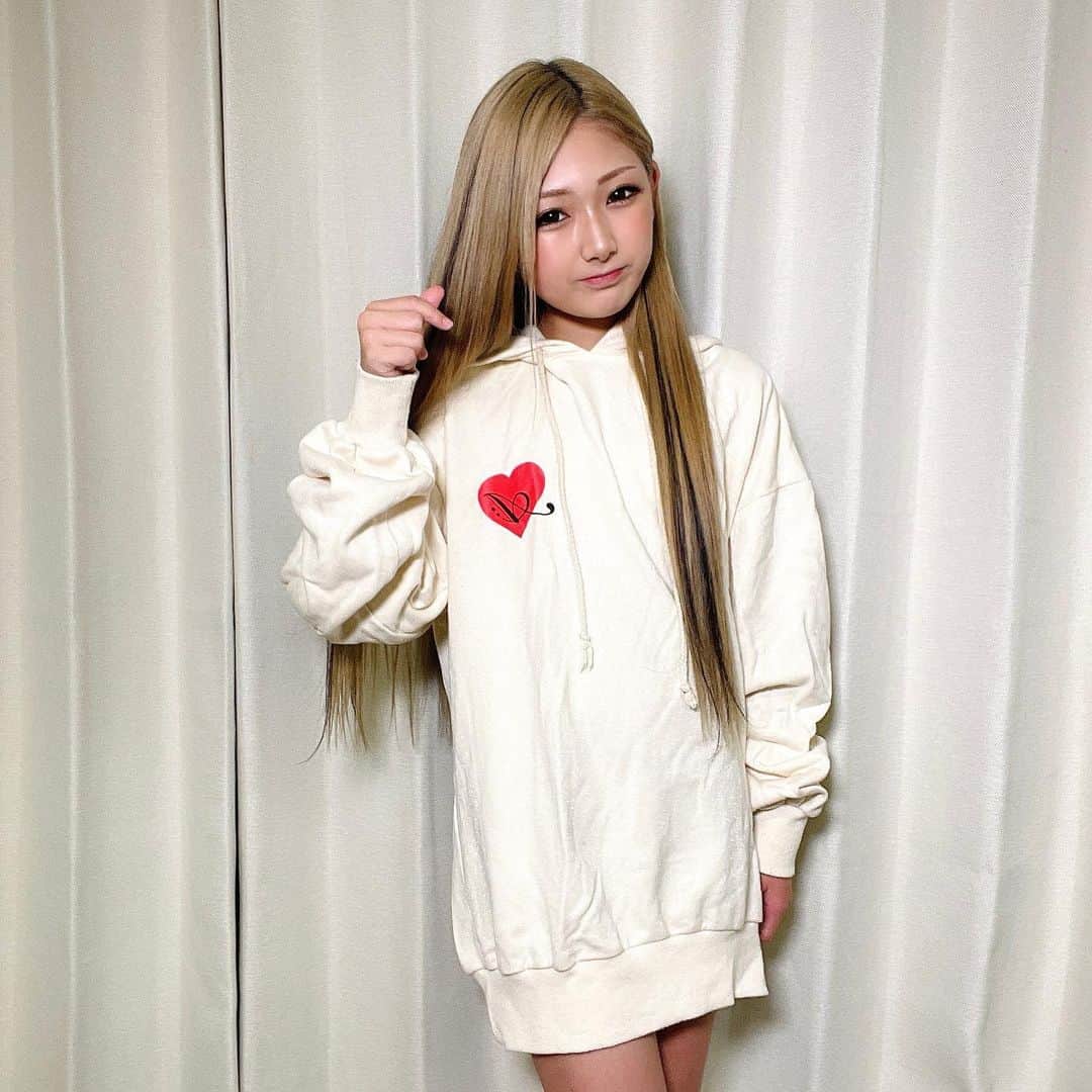 egg公式さんのインスタグラム写真 - (egg公式Instagram)「JSギャルじゅなちゃん可愛すぎ〜🥺💖💖 エグモがじゅなちゃんのコーデ組んでみた😎🔥 タグ付けで誰のコーデか見れるよ🎶 ...