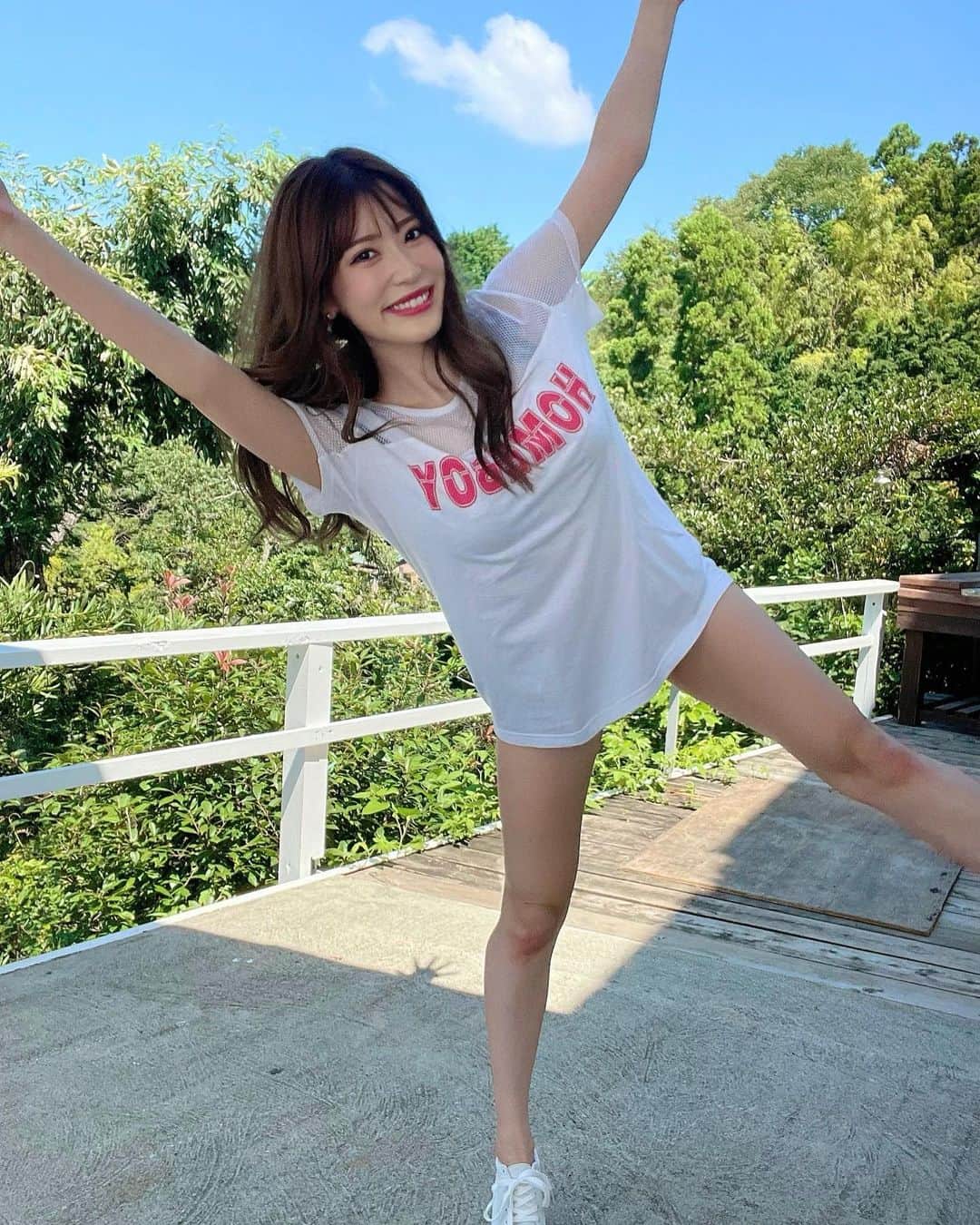 RENAさんのインスタグラム写真 - (RENAInstagram)「新曲のMV撮影は こんな感じでずっと いぇーいな感じでした👶💗 楽しかっ ...