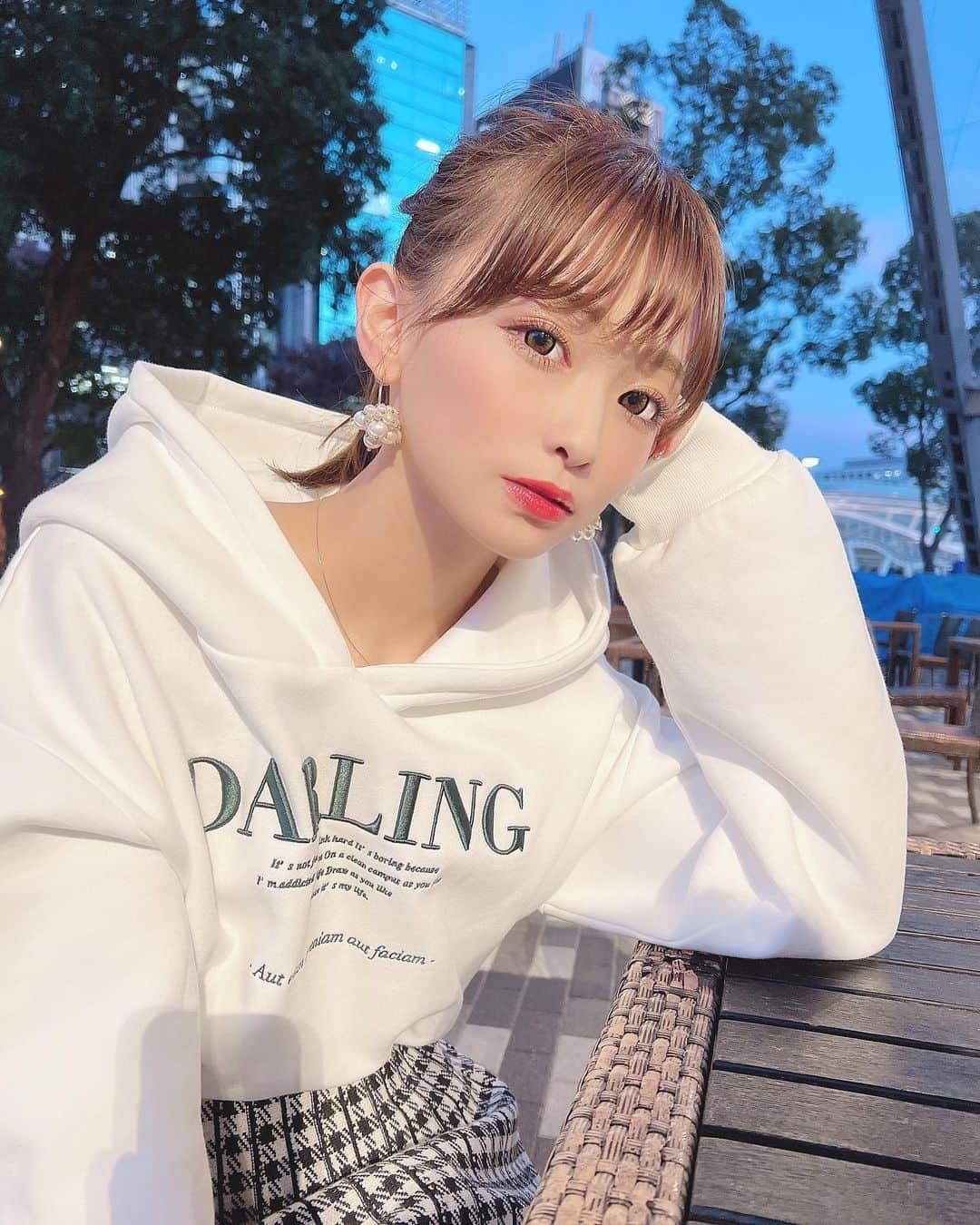 りなてぃさんのインスタグラム写真 りなてぃinstagram 「⁡ ⁡ ⁡ ⁡ お昼あったかくても、夜寒すぎてアウター迷子🧥💭 ⁡ ⁡