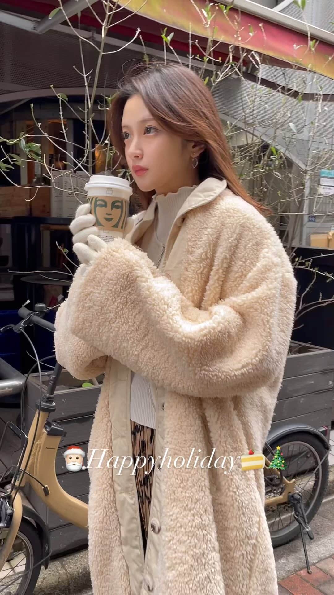 小澤美里さんのインスタグラム動画 - (小澤美里Instagram)「ひたすら🚶‍♀️」12月24日 11時34分 - misatooozamisa