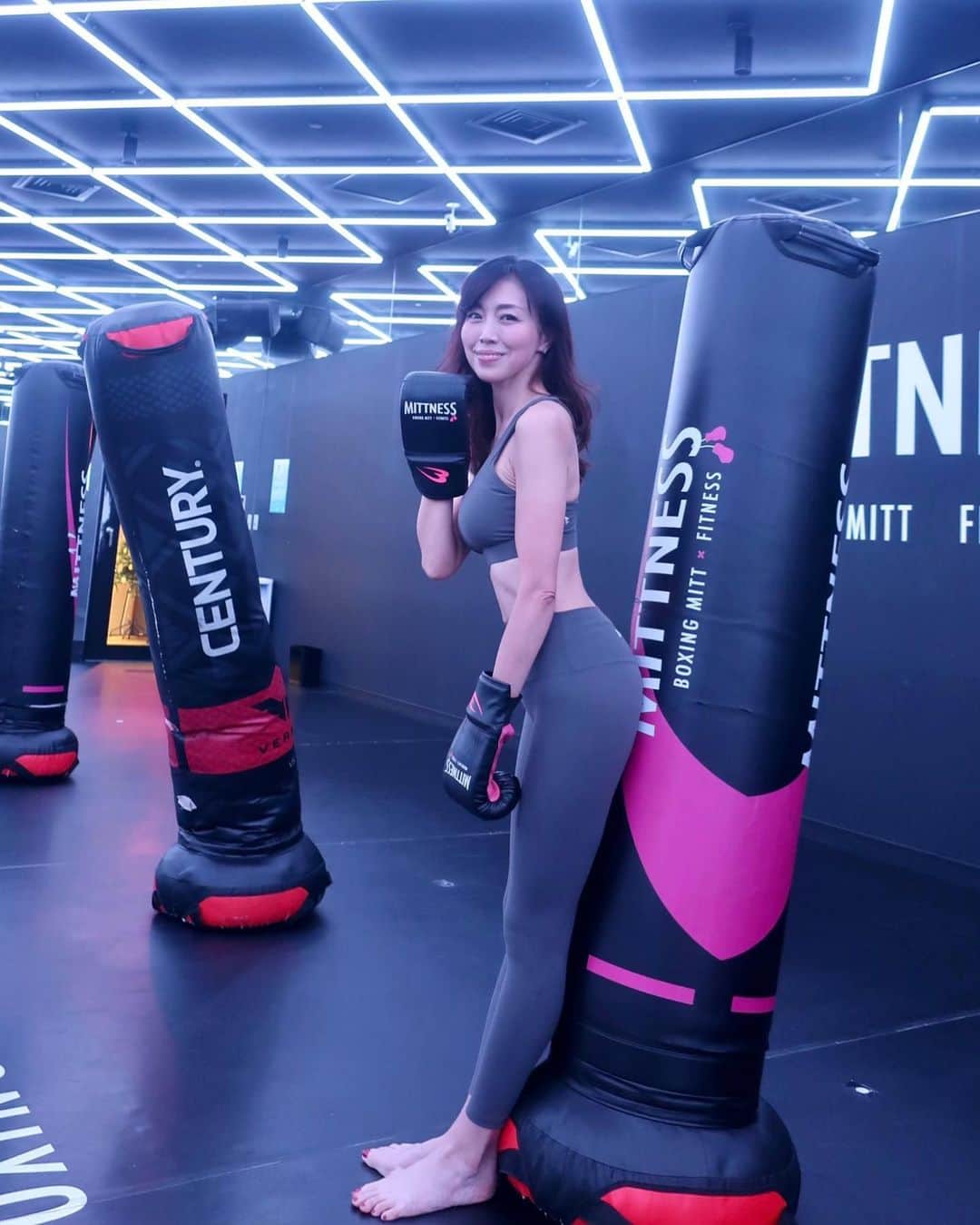 ImotoEtsuyo さんのインスタグラム写真 - (ImotoEtsuyo Instagram)「#こんにちは #キックボクシング で エクササイズ。 @mittness_official ...