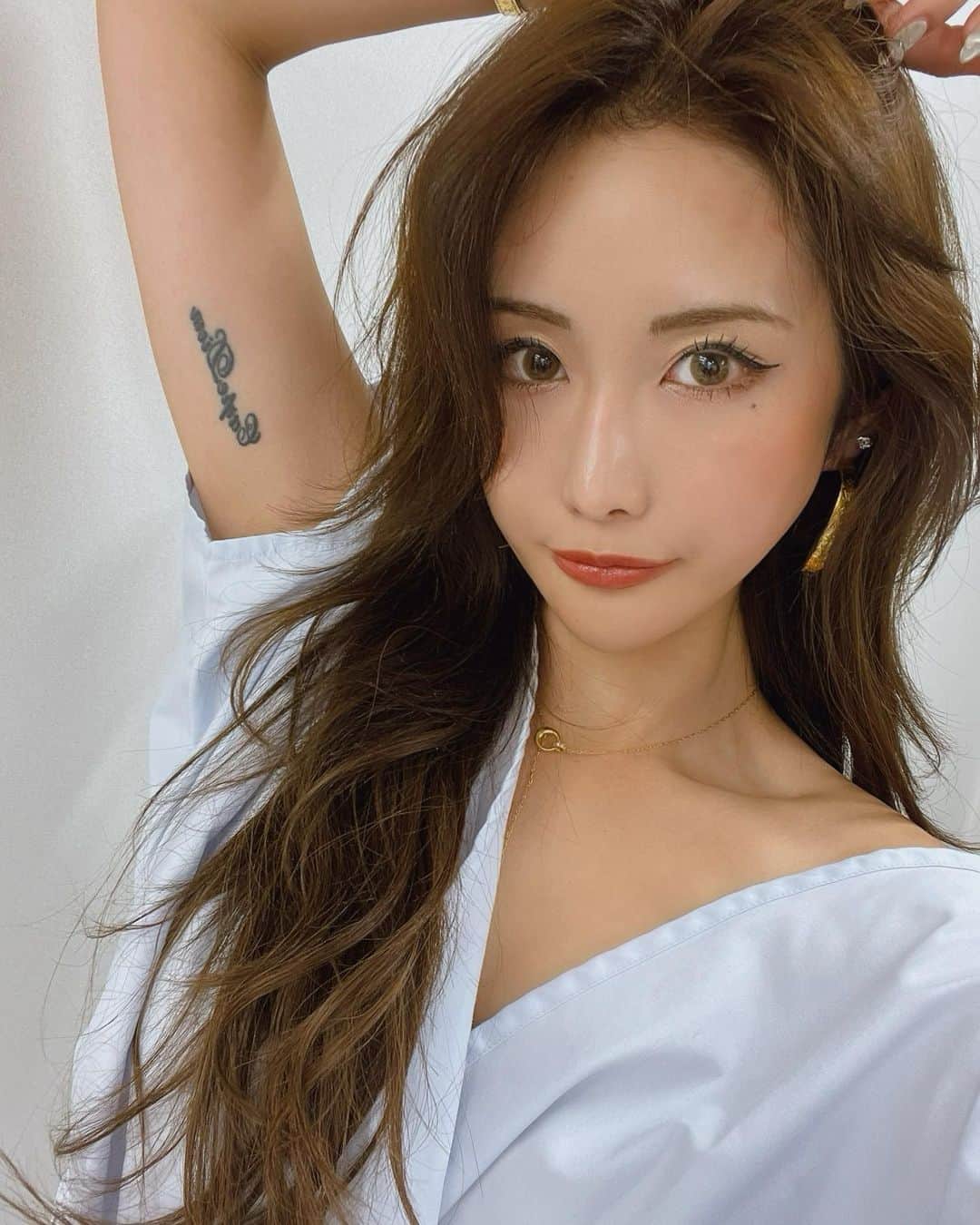 CHIHAさんのインスタグラム写真 - (CHIHAInstagram)「先日TATTOO除去いってきました！🥺 以前、指のTATTOOを綺麗 ...