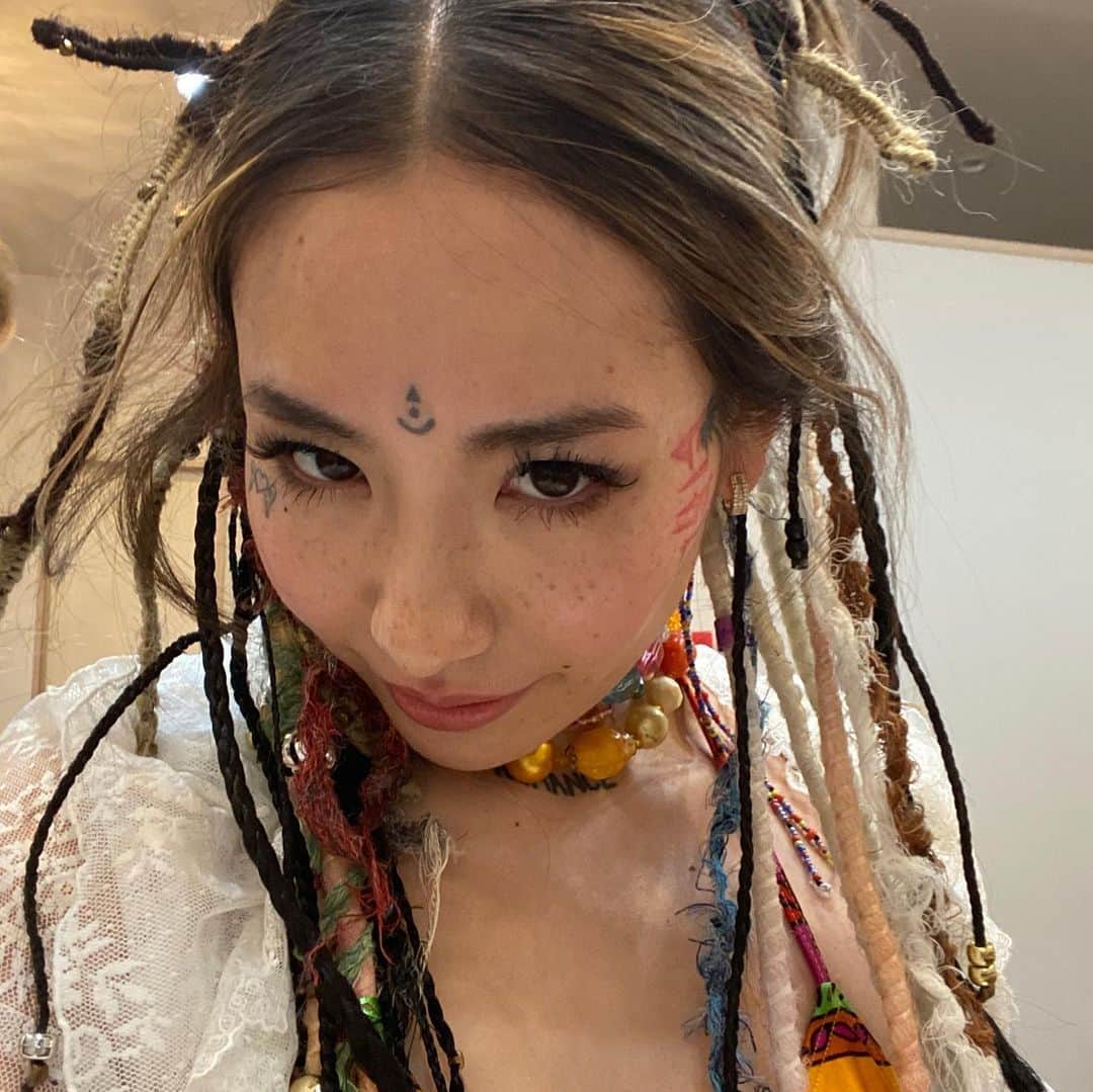 NENEさんのインスタグラム写真 - (NENEInstagram)「みんないっぱーい見てね💜 いもうめぇー (=^x^=)3🍠」3月10日 ...
