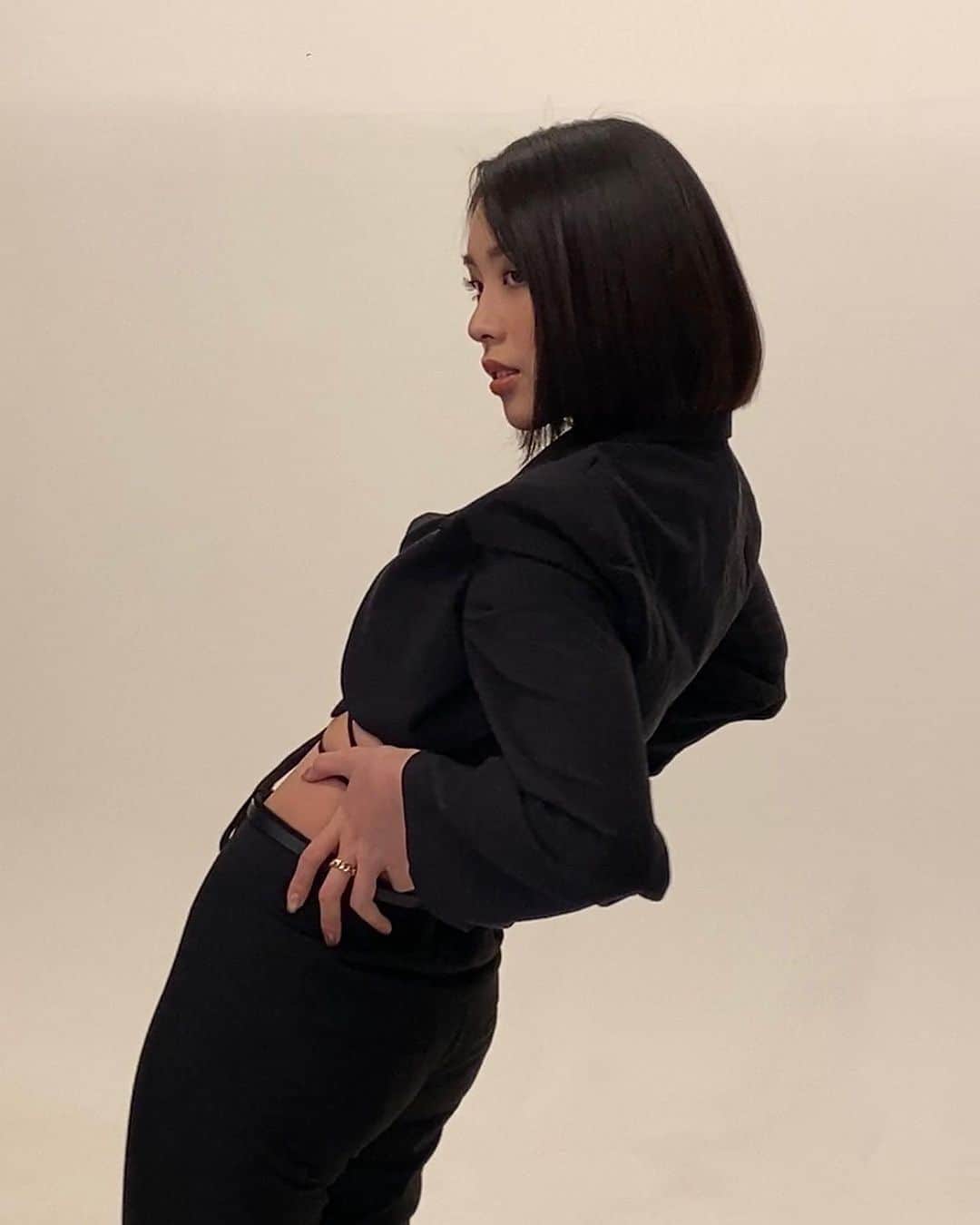 Chiakiさんのインスタグラム写真 Chiakiinstagram 「 今日でファンクラブ開設から1年ということで💐 ゆる〜く生配信
