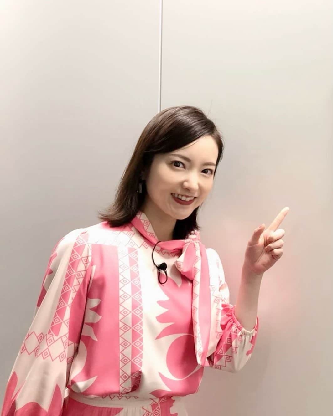 天明麻衣子さんのインスタグラム写真 - (天明麻衣子Instagram)「先日、とある収録に行ってきました！ 衣装は@wildlily ...