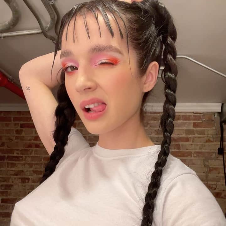 Poppyさんのインスタグラム動画 - (PoppyInstagram)「🤪」3月30日 6時59分 - impoppy