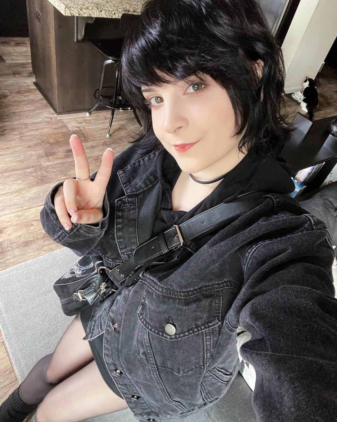 Tessaさんのインスタグラム写真 - (TessaInstagram)「Tonight’s simple outfit 🖤」4月10日 12 ...