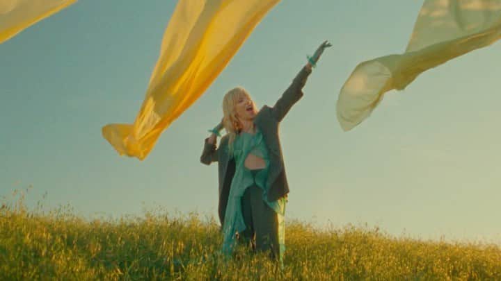 カーリー・レイ・ジェプセンさんのインスタグラム動画 - (カーリー・レイ・ジェプセンInstagram)「WESTERN WIND OUT ...