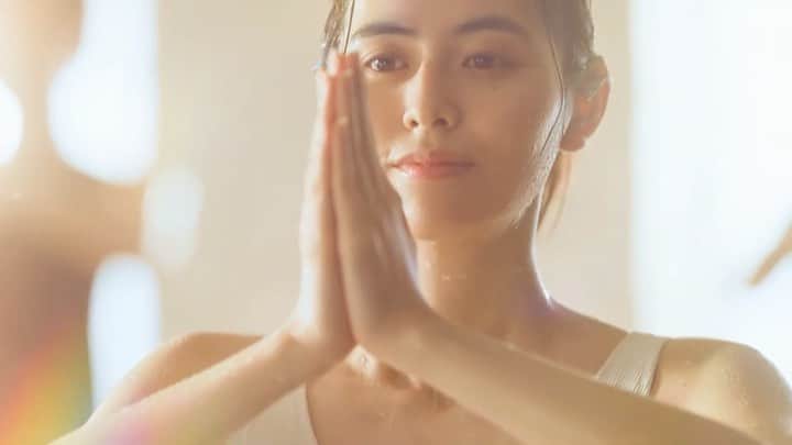 岩田絵莉佳さんのインスタグラム動画 - (岩田絵莉佳Instagram)「【LAVA】 LAVAさんのTVCM "ととのう編"に出演中です！ . . . #LAVA #TVCM #ヨガ ...