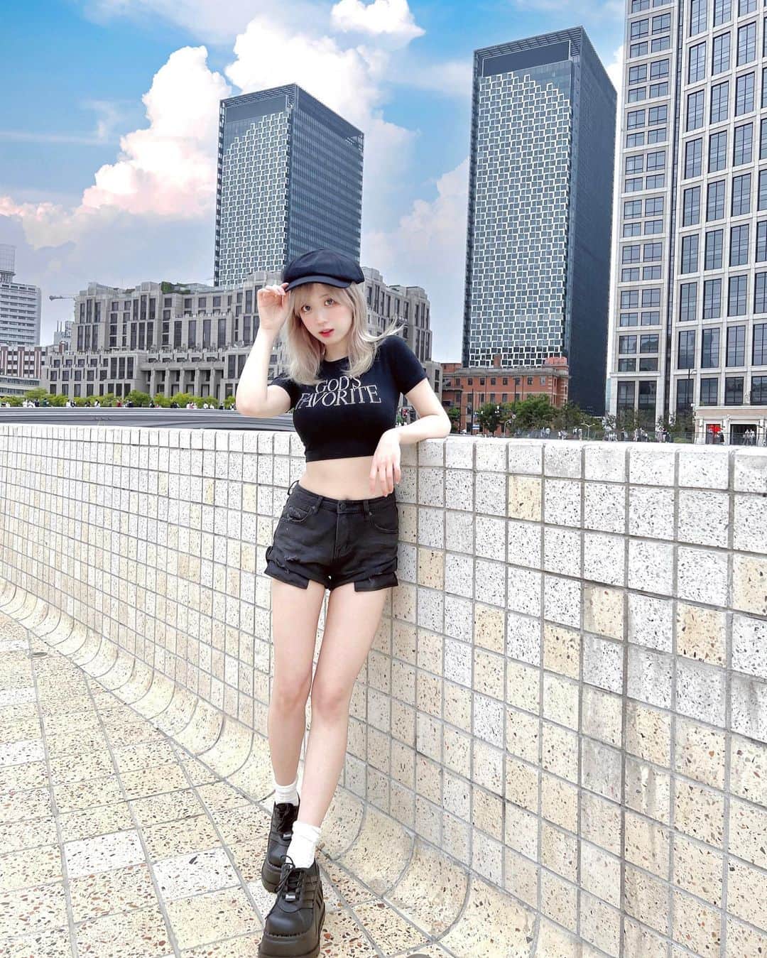 Yamiさんのインスタグラム写真 - (YamiInstagram)「SHANGHAI🕊🖤」6月10日 20時06分 - real__yami