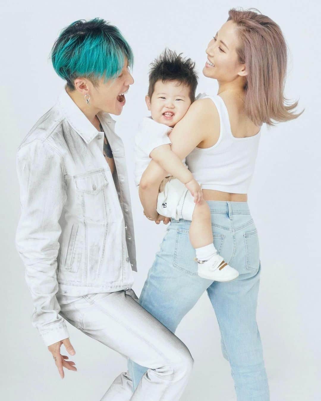 雅-MIYAVI-さんのインスタグラム写真 - (雅-MIYAVI-Instagram)「With our future. 🙏🏻🙏🏻😌💙 # ...