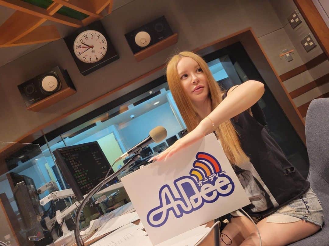 森藤恵美さんのインスタグラム写真 - (森藤恵美Instagram)「高校1年の時、イギリスにホームステイした時の冒険トークをAudeeで話してます😎 JK in England🇬🇧」7月4日 ...